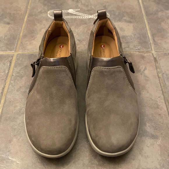 Clarks Unstructured | Shoes | Nwt Clarks Unstructured Womens Gray Suede ...